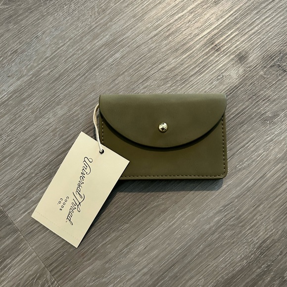 Universal Thread | Bags | Universal Thread Green Small Wallet | Poshmark